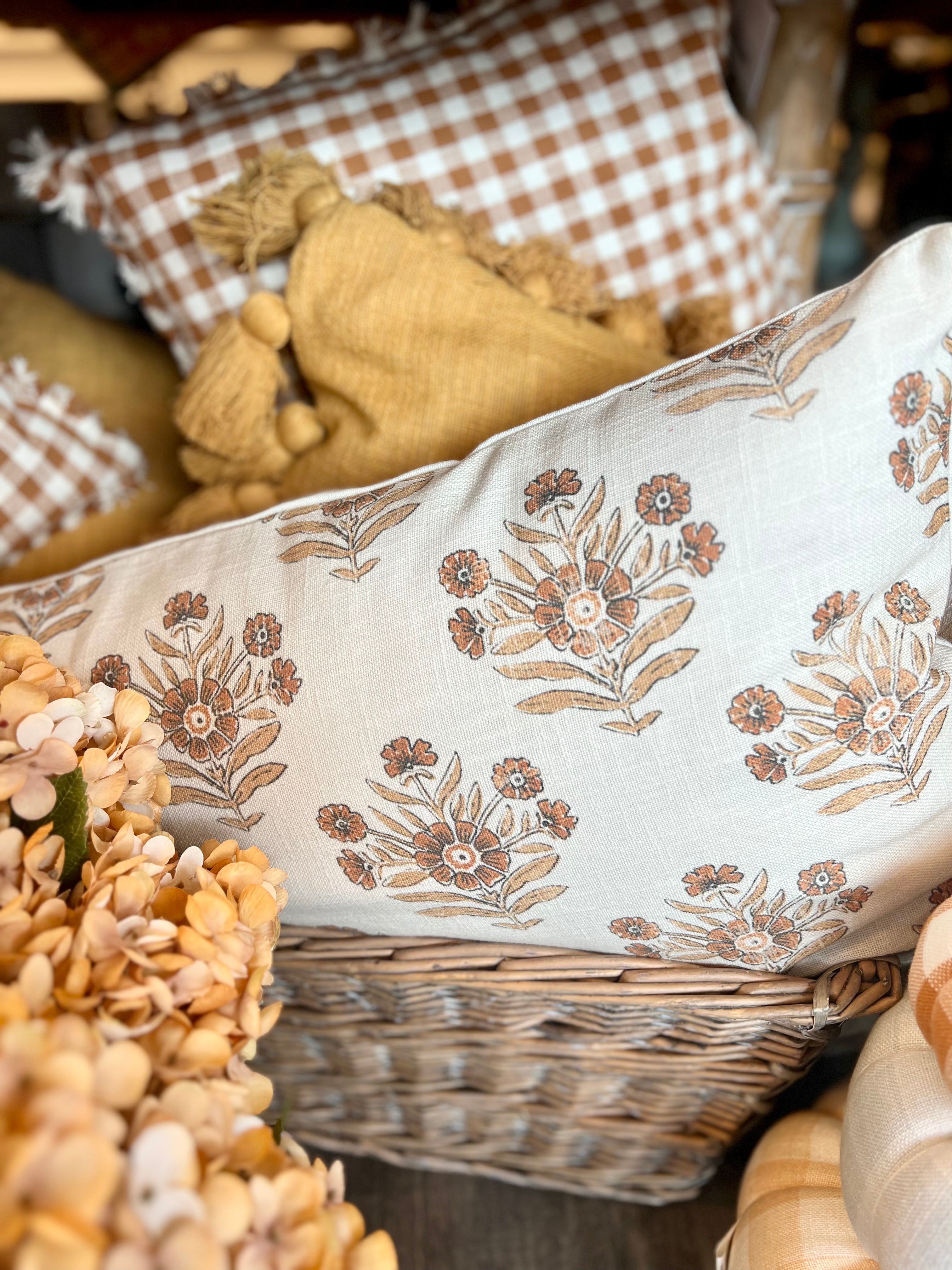 Creating the Magic of Fall and Halloween in Your Home – The Wreath Stand